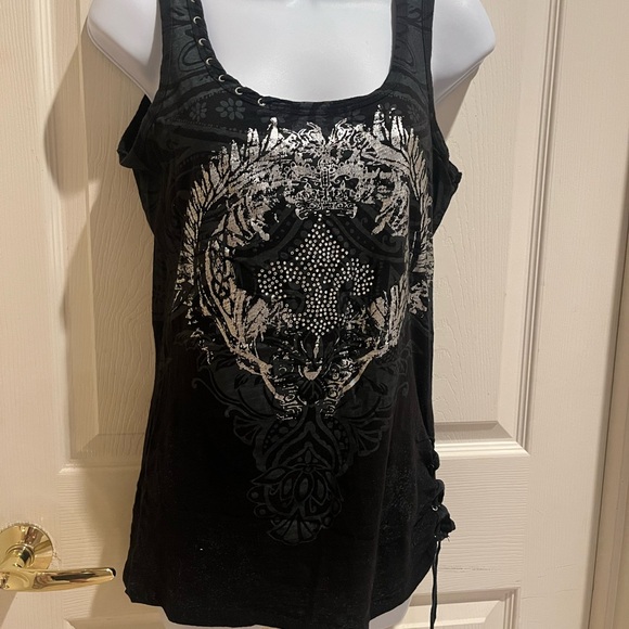 Roxy | Tops | Roxy Black Tank With Silver Graphic Design | Poshmark